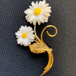 Vintage | Jewelry | Vintage Daisy Flower Brooch Pin 3 | Poshmark